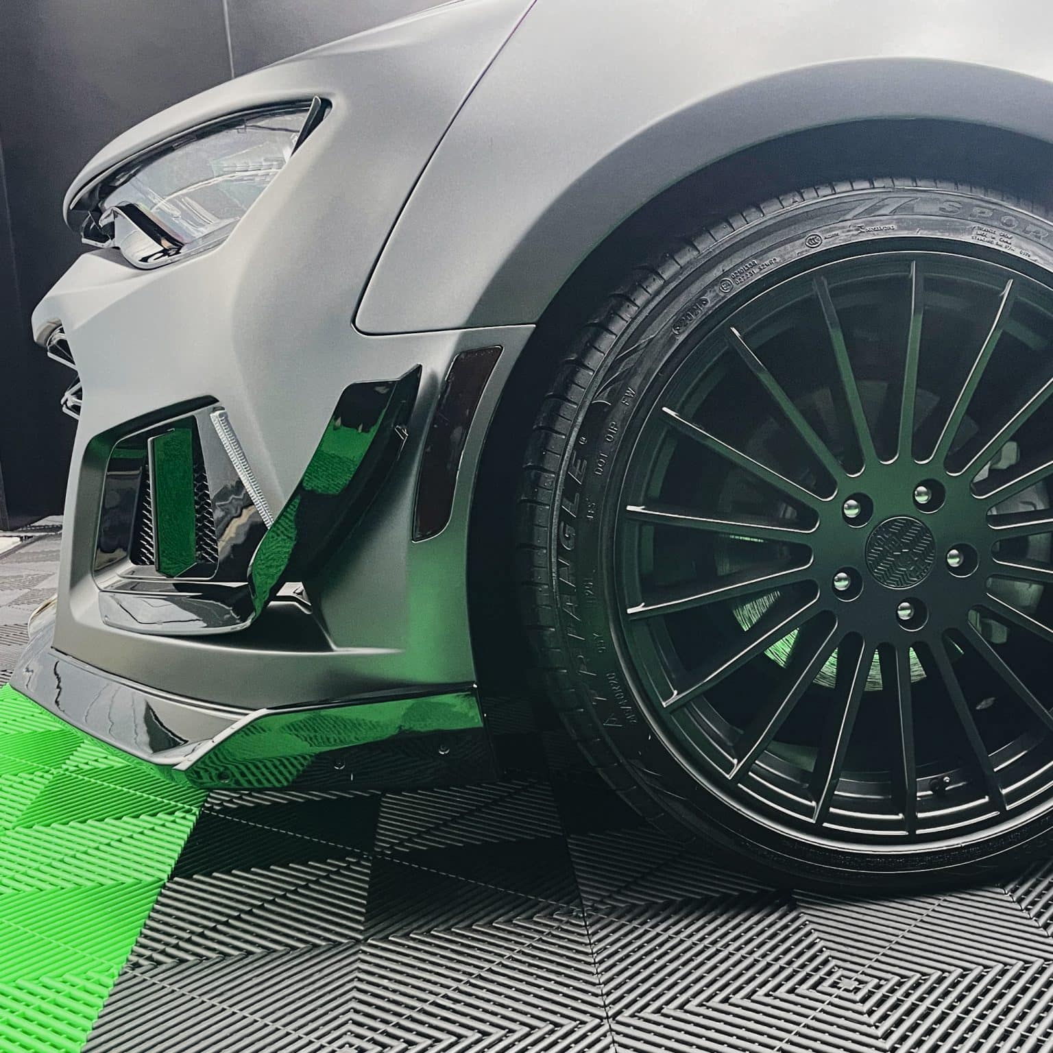 Tyre and Trim PRO | Tyre Sealant & Trim Restorer 250ml | Alien Magic